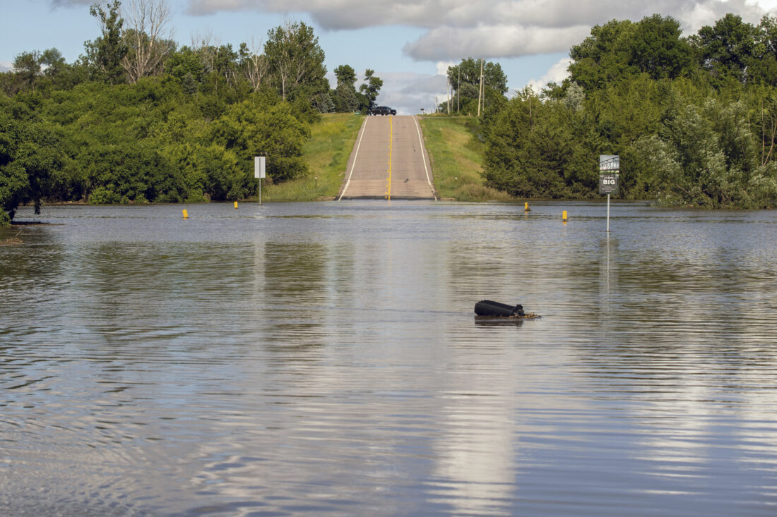 Millions swelter as temperatures soar across U.S., while floodwaters ...